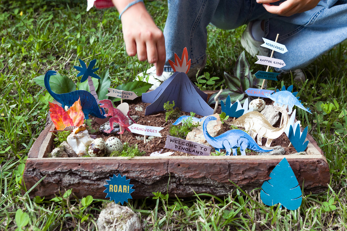 Construct a dino-mite scene at home with our DIY instructions – Meri Meri