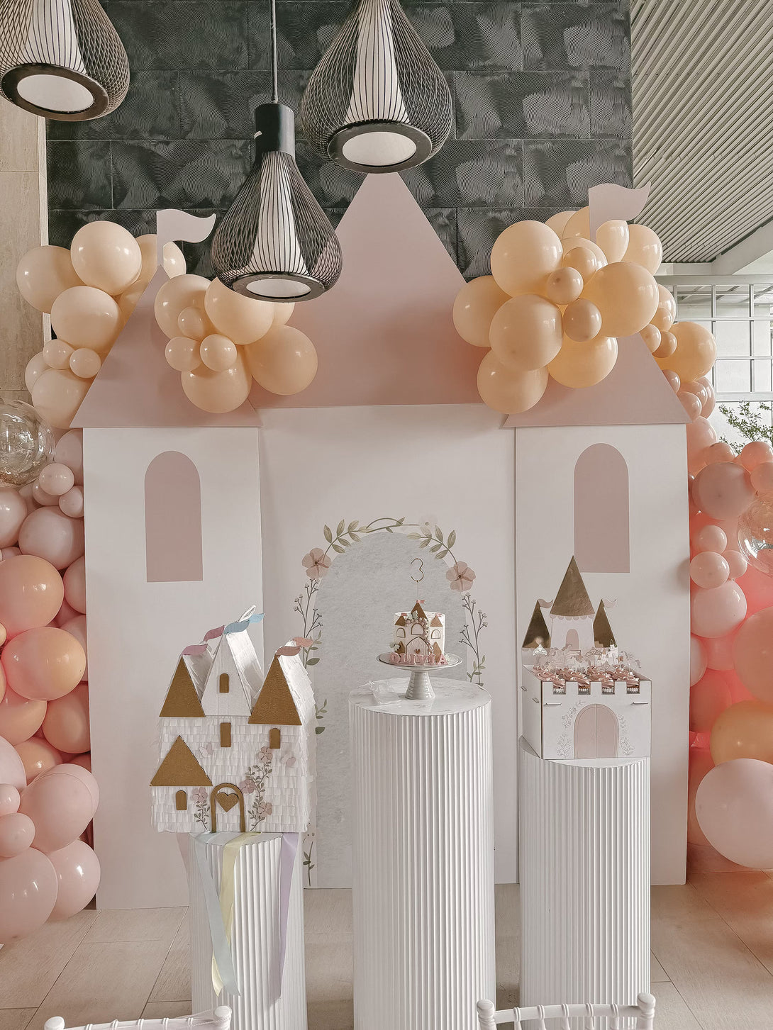 Enchanted Castle Piñata – Meri Meri